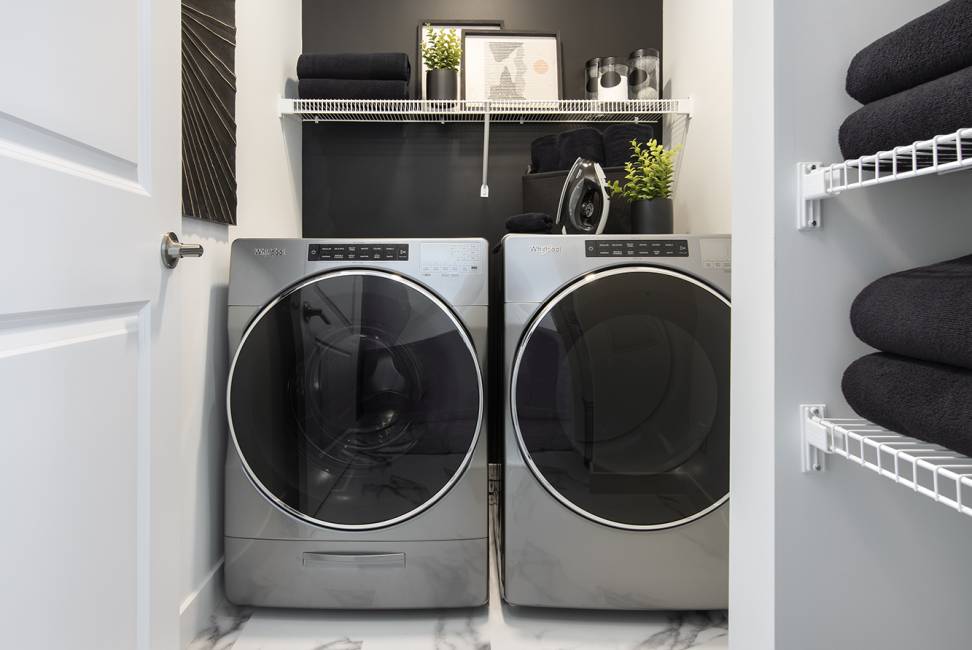 Edward 18 in Glacier Ridge | Jayman BUILT